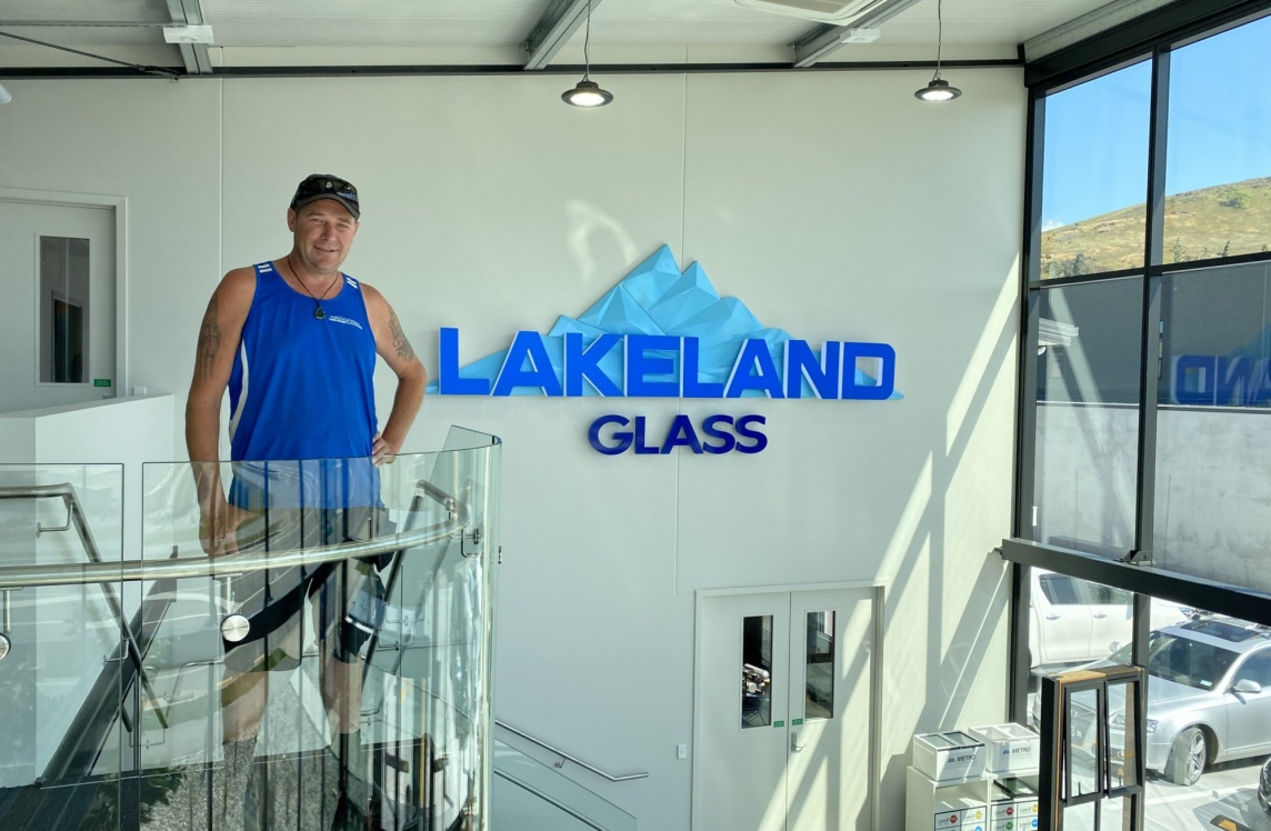 Lakeland Glass Central Otago Queenstown | Locally owned