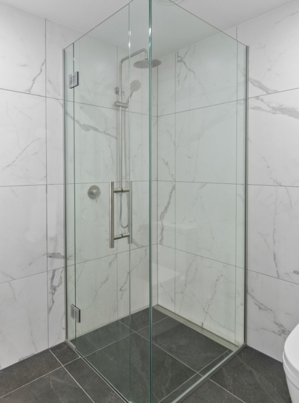 Glass Showers Gallery - Lakeland Glass