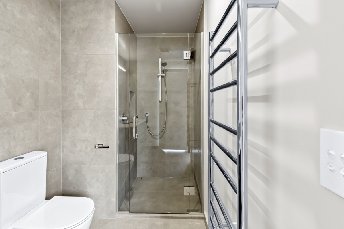 Glass Showers Gallery - Lakeland Glass